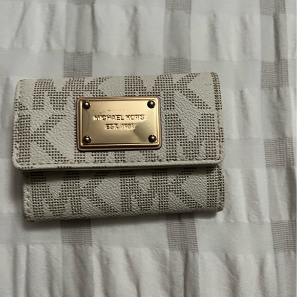 Michael Kors | Bags | Mini Michael Kors Wallet | Poshmark